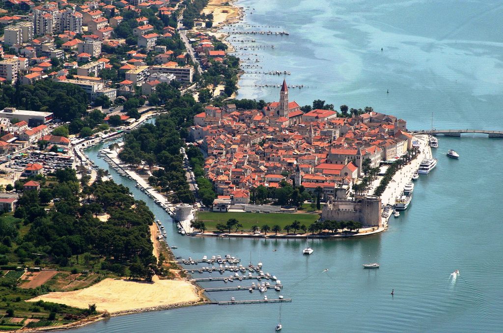 Seget Donji – die am meisten besiedelte Gemeinde Dalmatiens – Kroatien ...